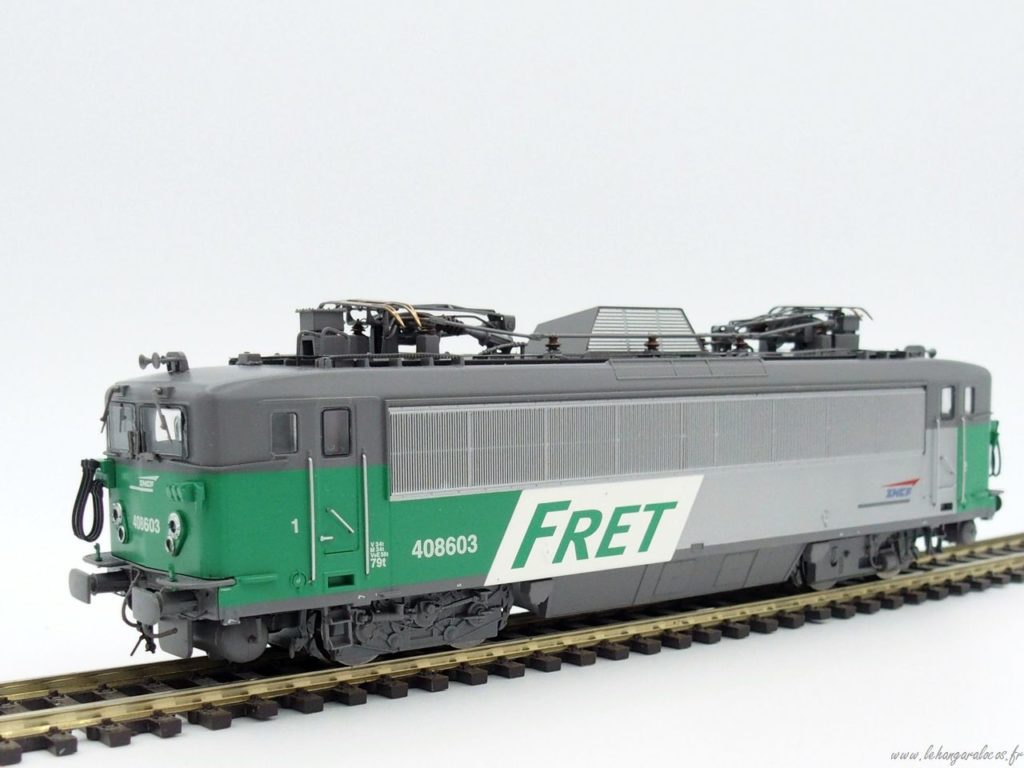 Locomotive CC 68000 ROCO ref. 63462 - Le hangar à locos